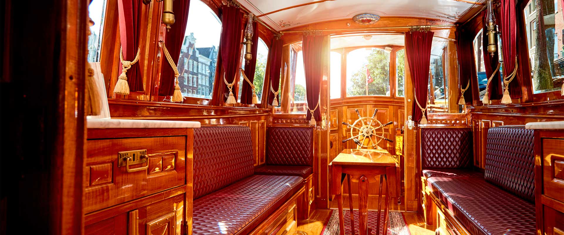Salonboot XXI – Interior