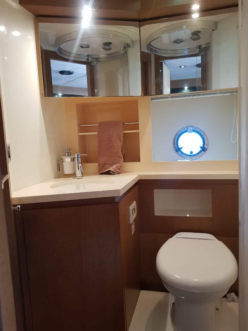 Atlantis 44 WC