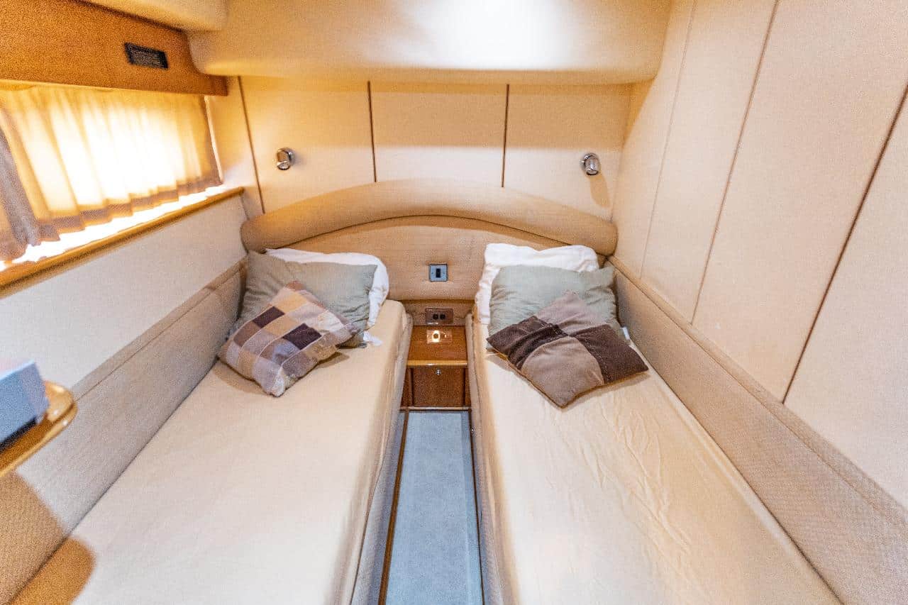 70ft Viking Yacht-Cabin