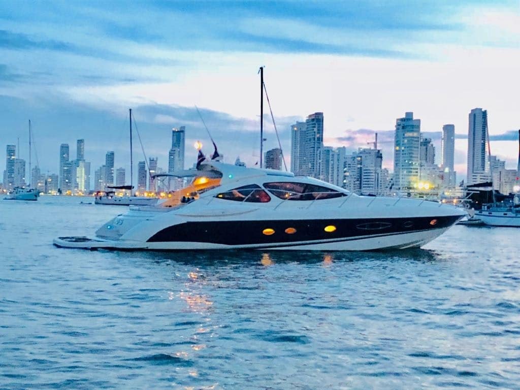 YATE AZIMUT 55 ft – Main